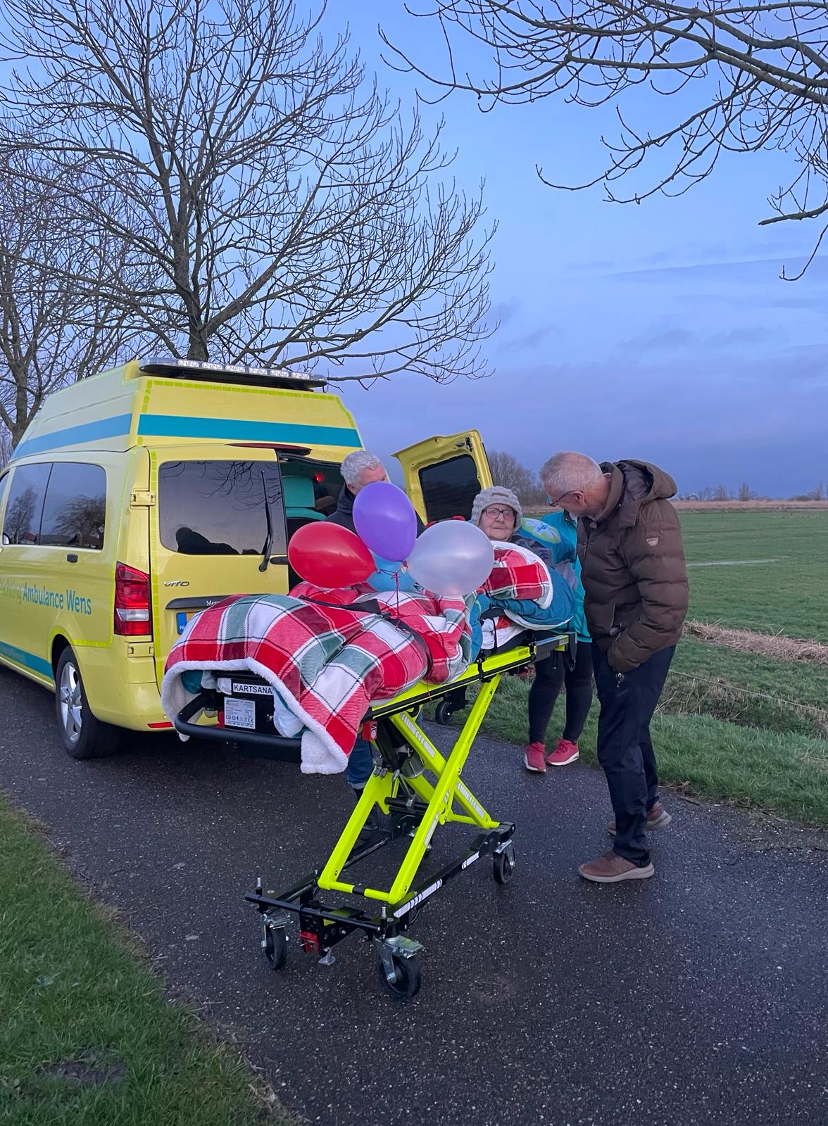 Bezoek aan haar geboorteplaats Sleat - Stichting Ambulance Wens